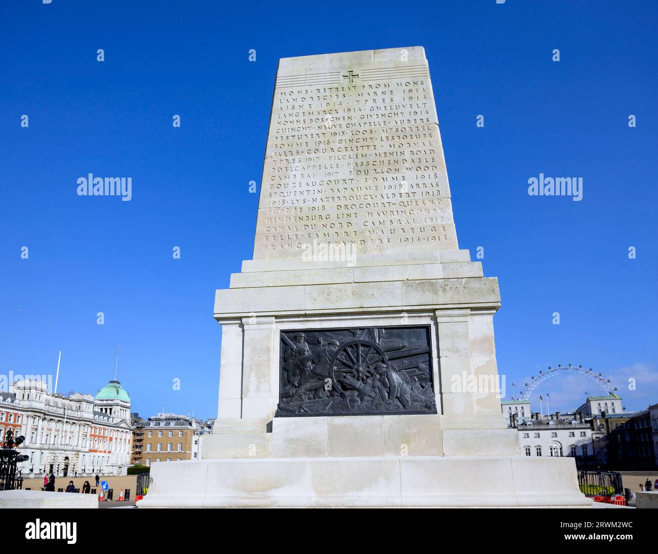 London, UK. The Guards Divisional Memorial (Harold Charlton Bradshaw ...
