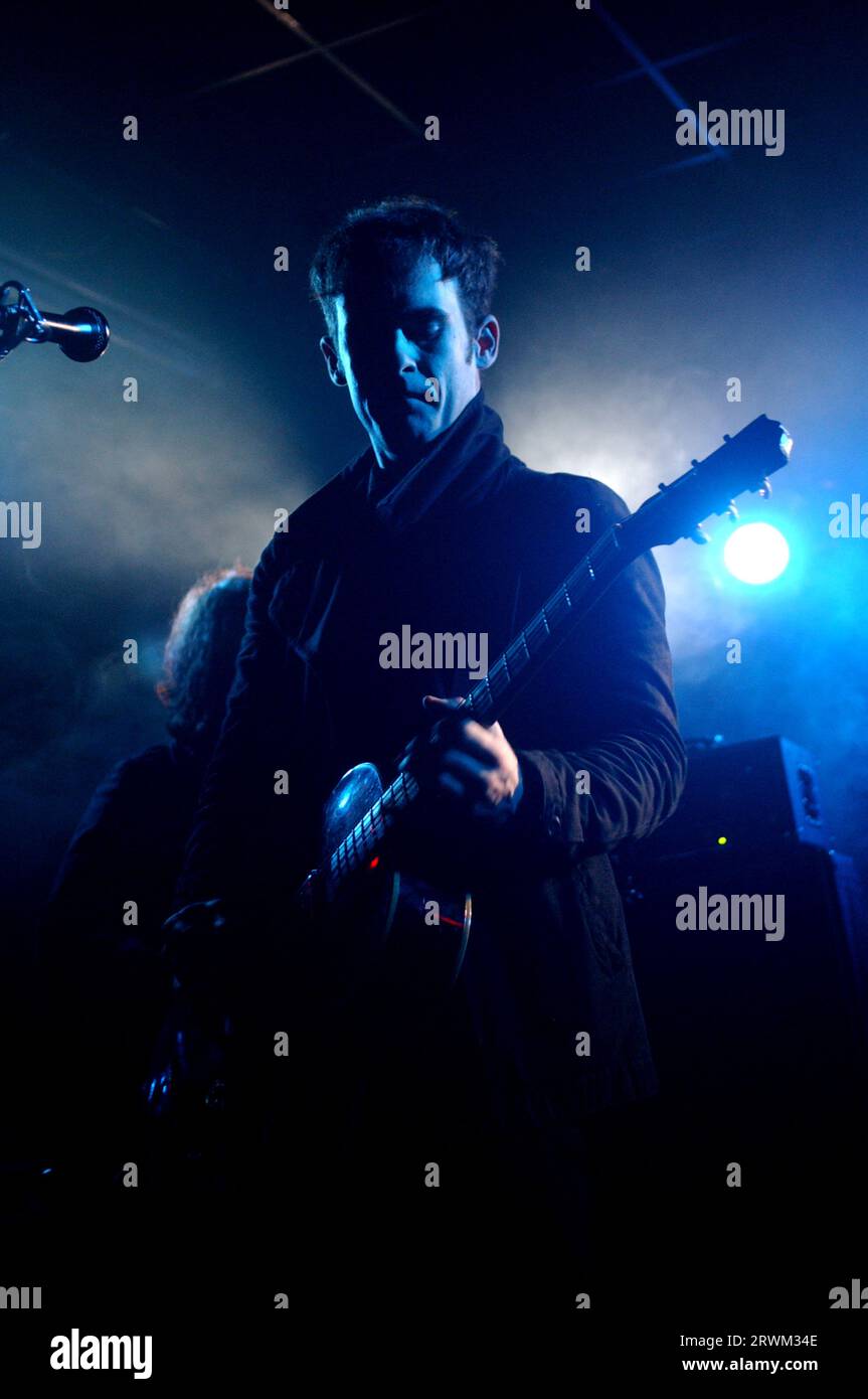 Robert levon been 2005 hi-res stock photography and images - Alamy