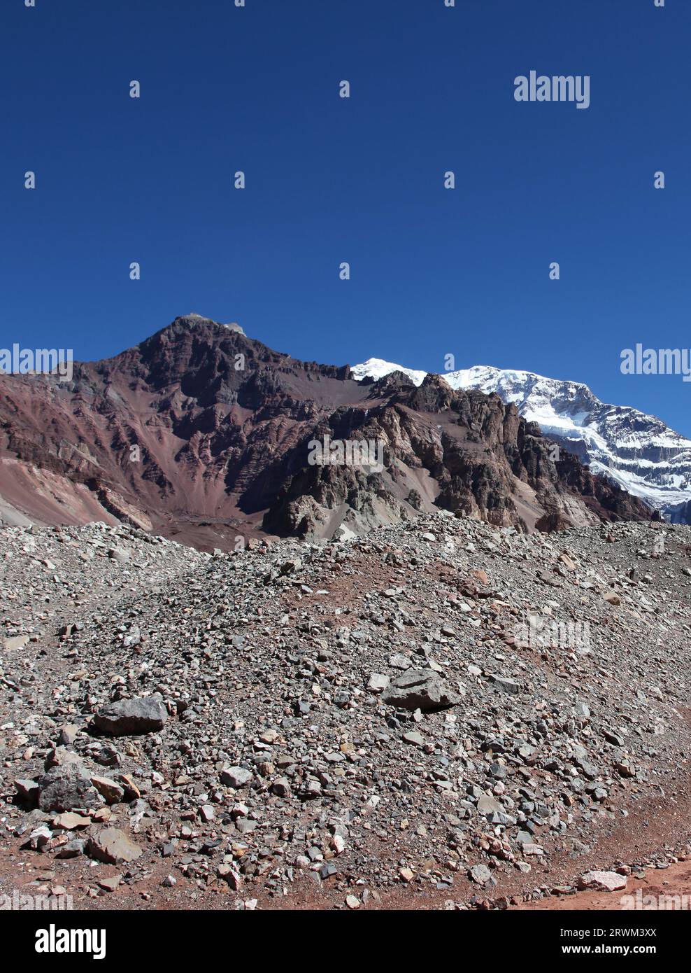 Mount mountain slopes blue sky. Parque provincial Aconcagua, Mendoza ...