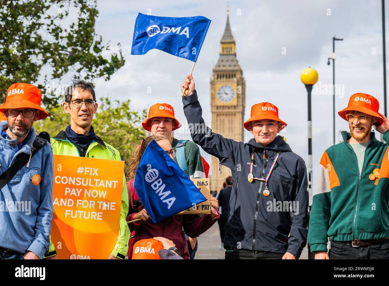London, UK. 20th Sep, 2023. A picket line outside St Thomas' Hospital ...