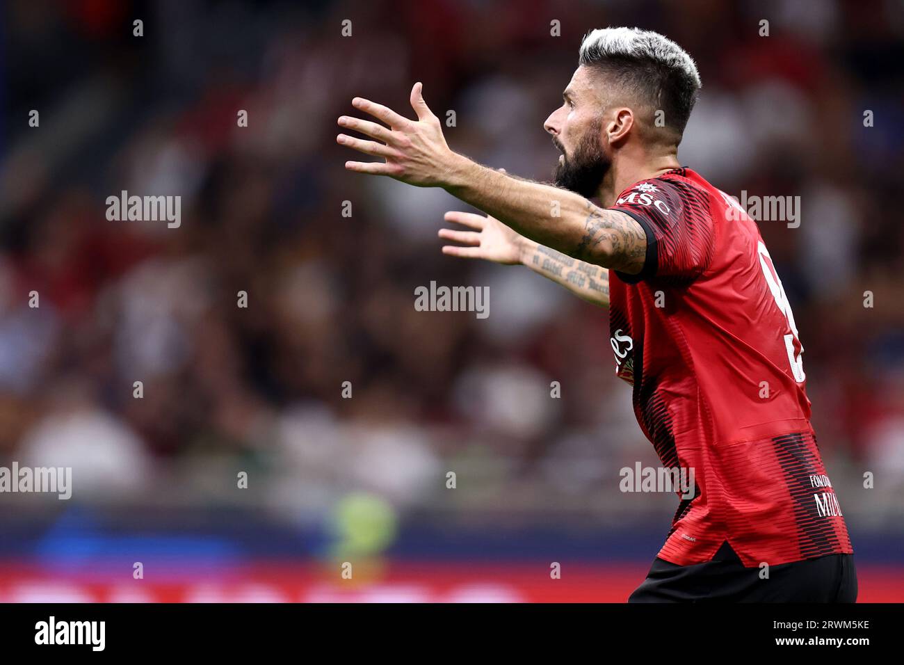 Milano, Italy. 19th Sep, 2023. Olivier Giroud of Ac Milan gestures ...