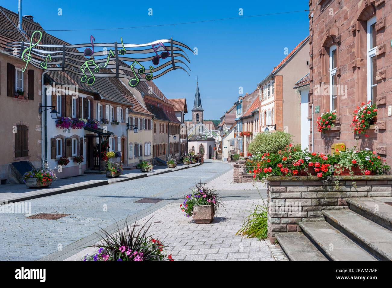 Village scene in france with chateau hi-res stock photography and ...