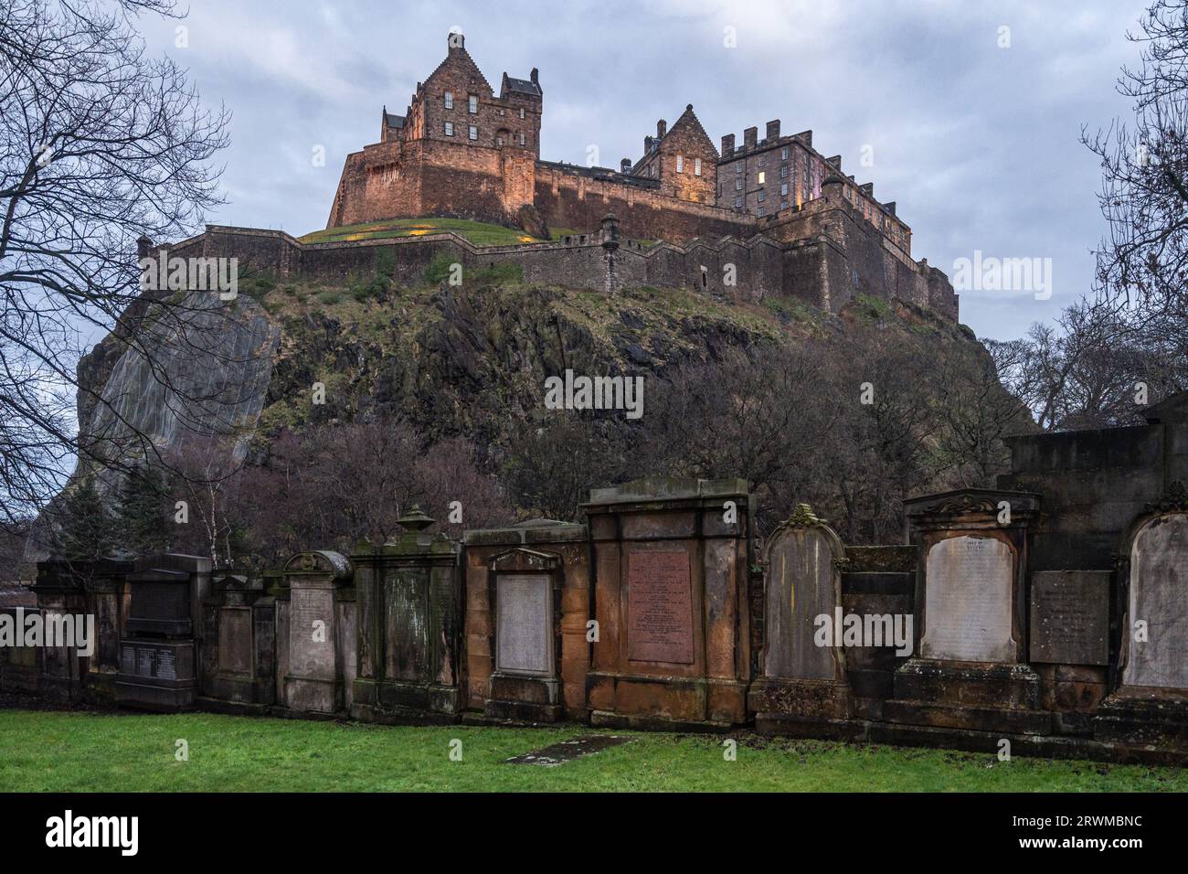 A scenic view of Edinburgh Castle, Scotland Stock Photo - Alamy