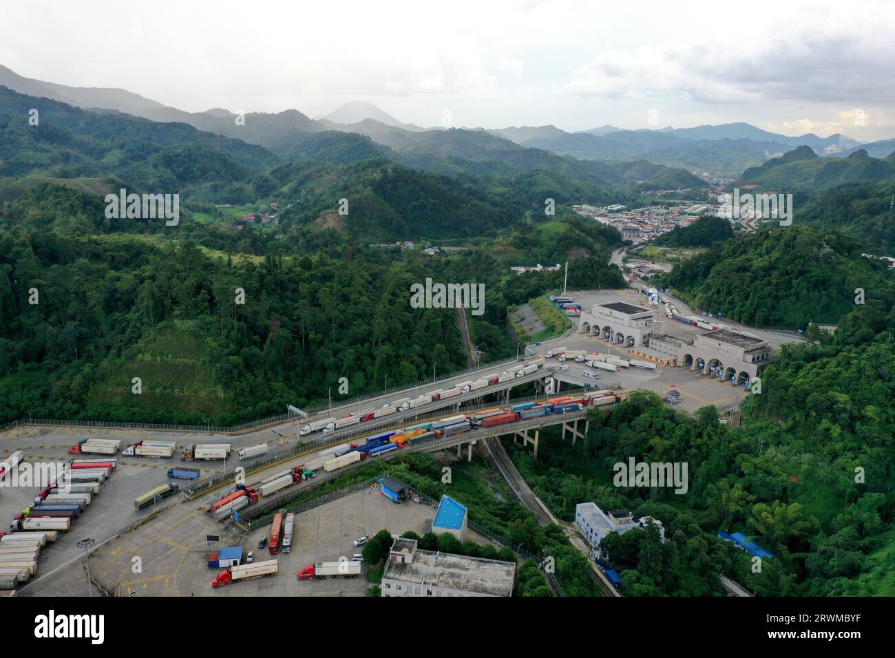 (230920) -- PINGXIANG, Sept. 20, 2023 (Xinhua) -- This aerial photo ...