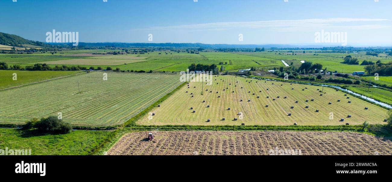 Verdant green fields hi-res stock photography and images - Alamy
