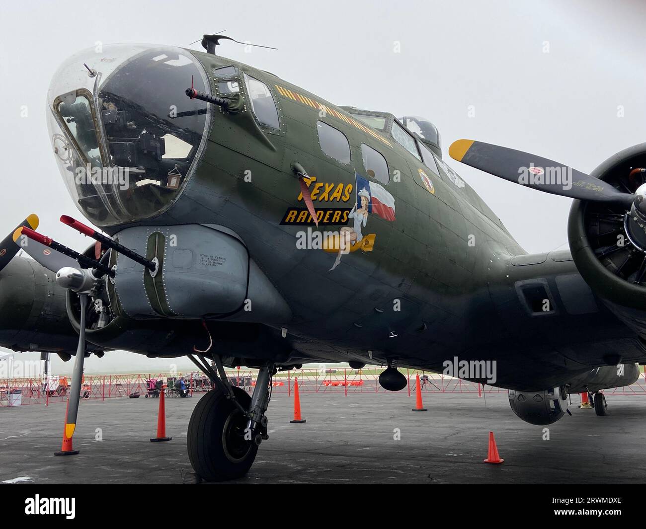 North american b 25 mitchell wings hi-res stock photography and images ...