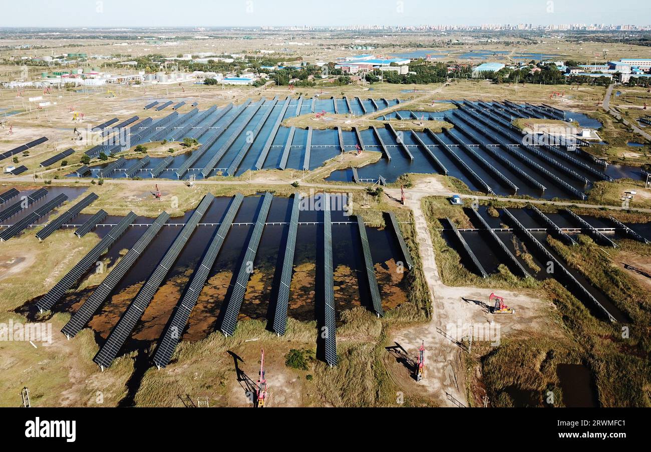 (230920) -- DAQING, Sept. 20, 2023 (Xinhua) -- This aerial photo taken ...