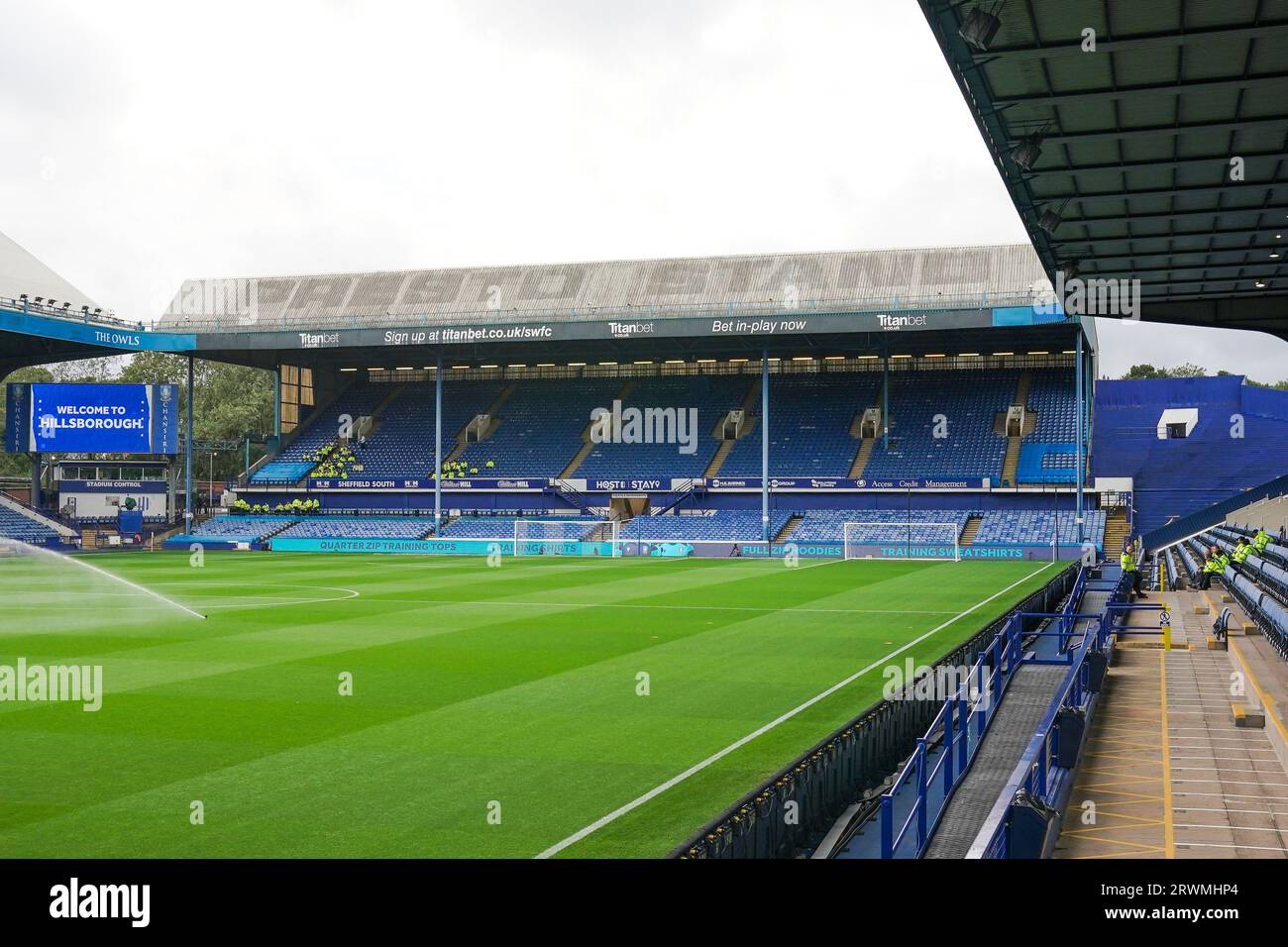 Leppings lane stand hi-res stock photography and images - Alamy