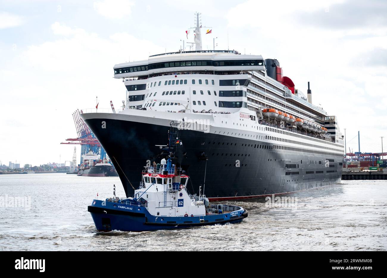 Hamburg, Germany. 20th Sep, 2023. The cruise ship "Queen Mary 2" enters ...