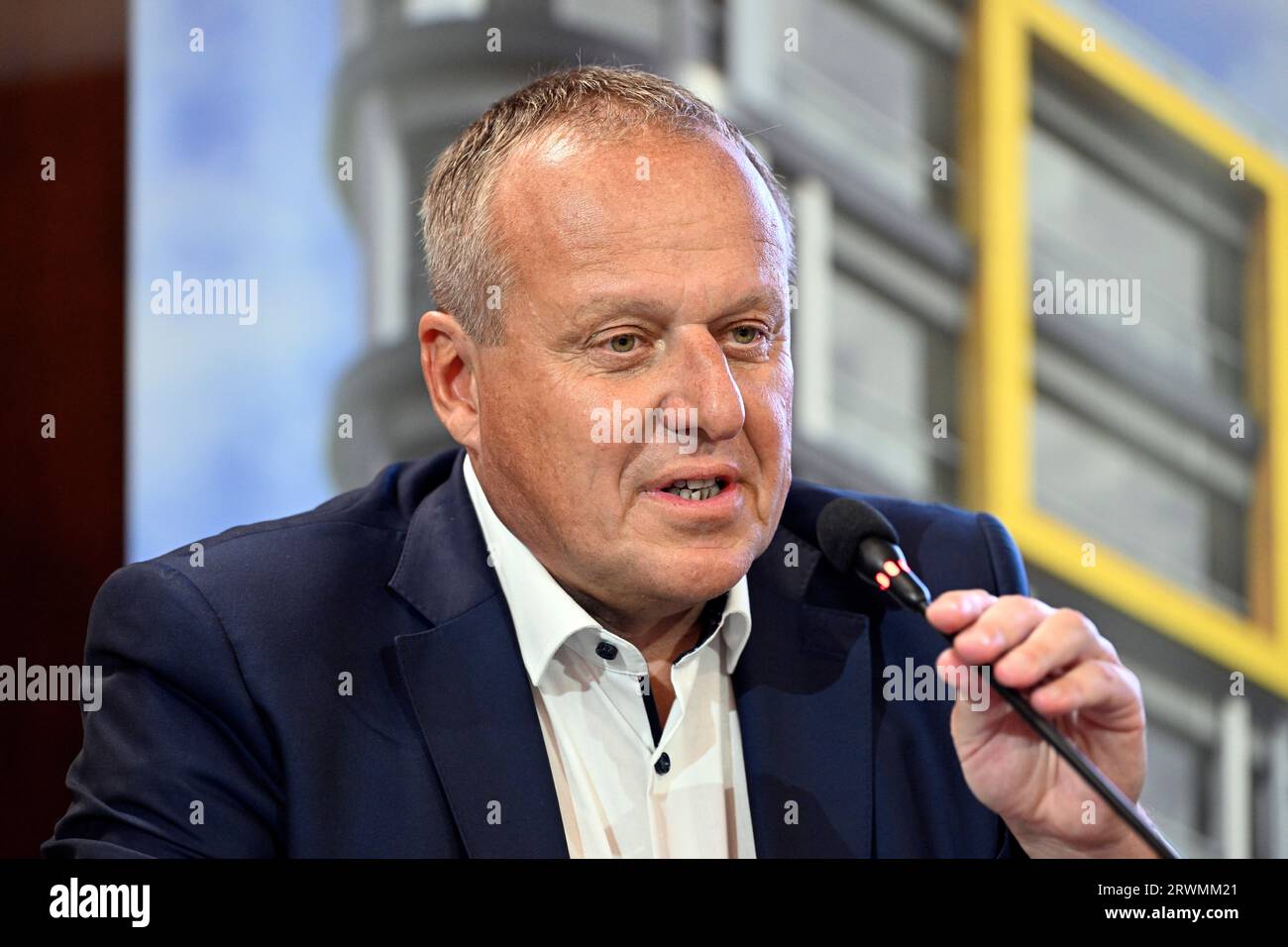 20 pct hi-res stock photography and images - Alamy