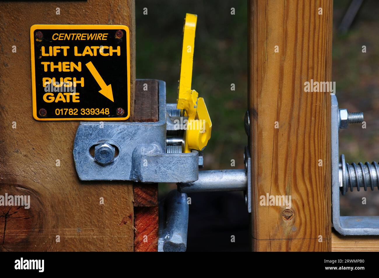 Lift and push latch hi-res stock photography and images - Alamy