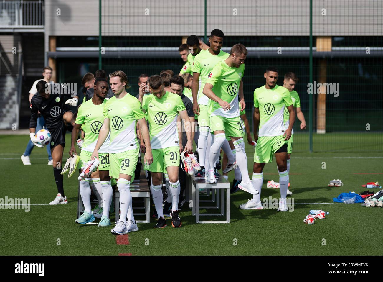Wolfsburg, Germany. 20th Sep, 2023. Soccer: Photo session team photo at ...