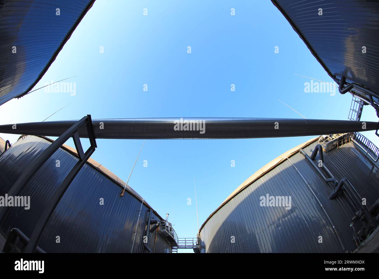 The huge anaerobic fermentation tank is in a factory in North China ...