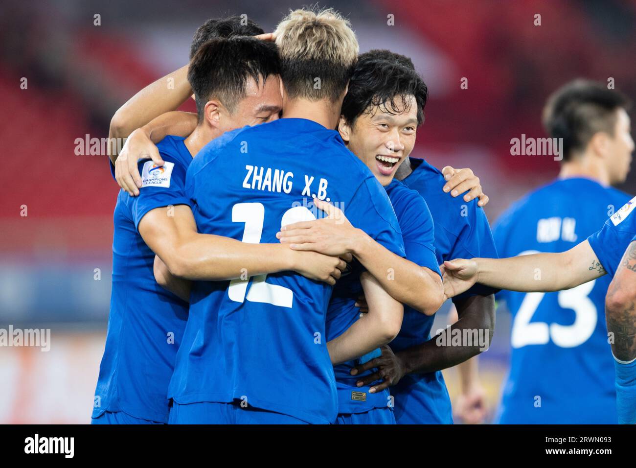 Zhang xiaobin hi-res stock photography and images - Alamy