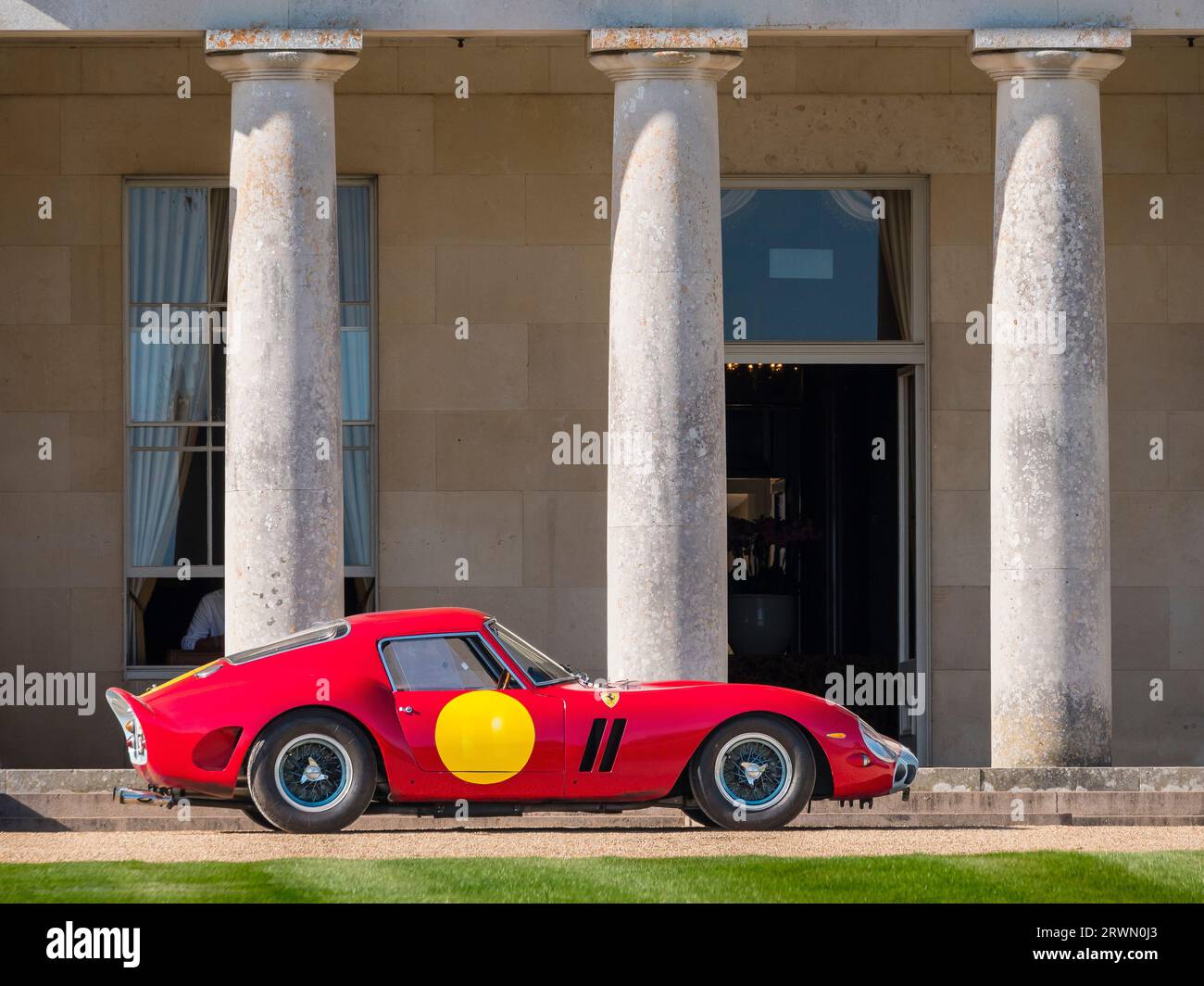 Ferrari 275GTB parked outside Goodwood house, West Sussex UK Stock ...