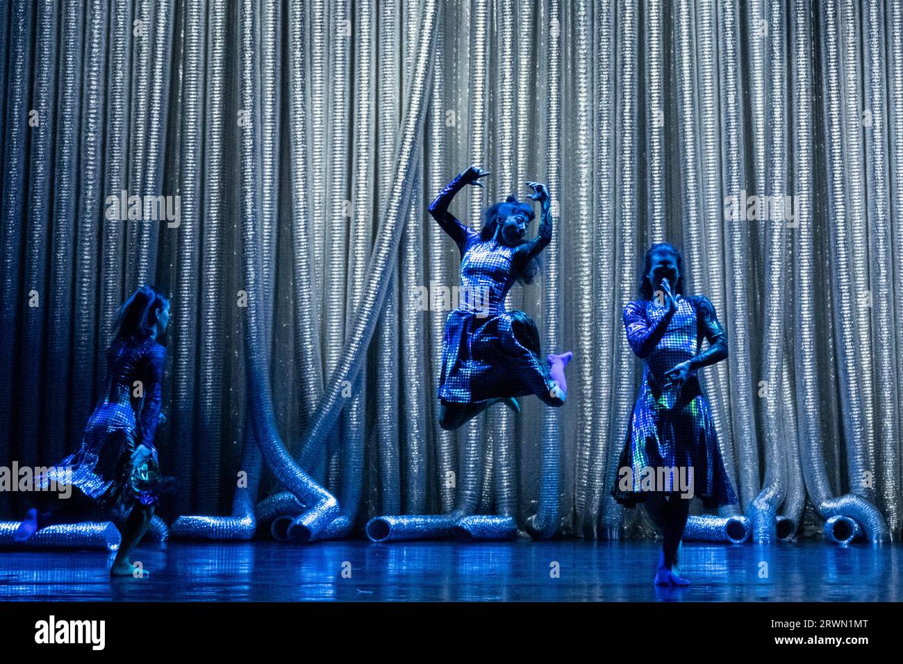 Holographic projections hi-res stock photography and images - Alamy