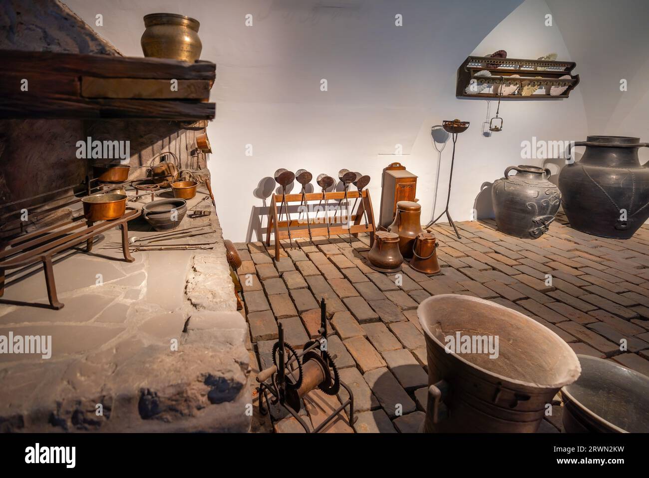 Medieval kitchen hi-res stock photography and images - Alamy