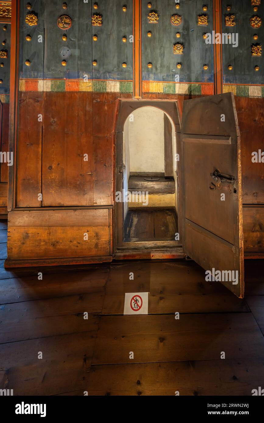 Medieval Toilet at the Bedchamber of the Prince-Bishop - State Rooms in ...