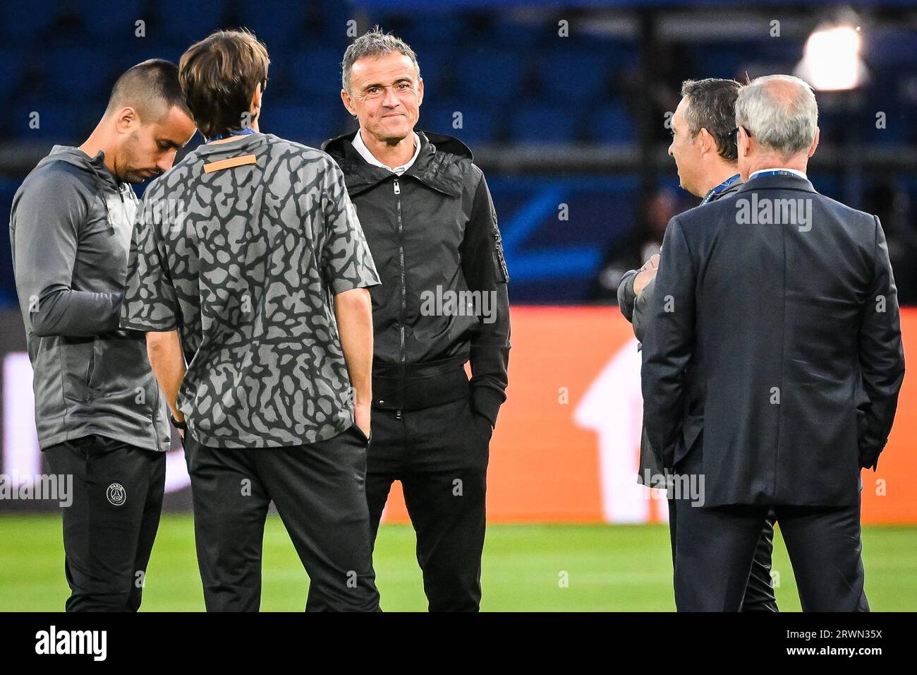Luis ENRIQUE of PSG with members of the staff during the UEFA Champions ...