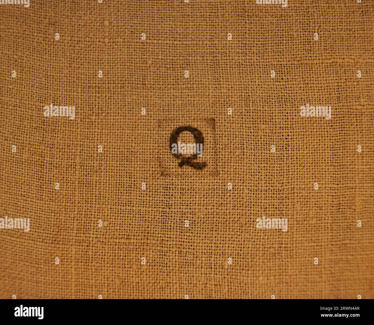 Letter q and q hi-res stock photography and images - Alamy