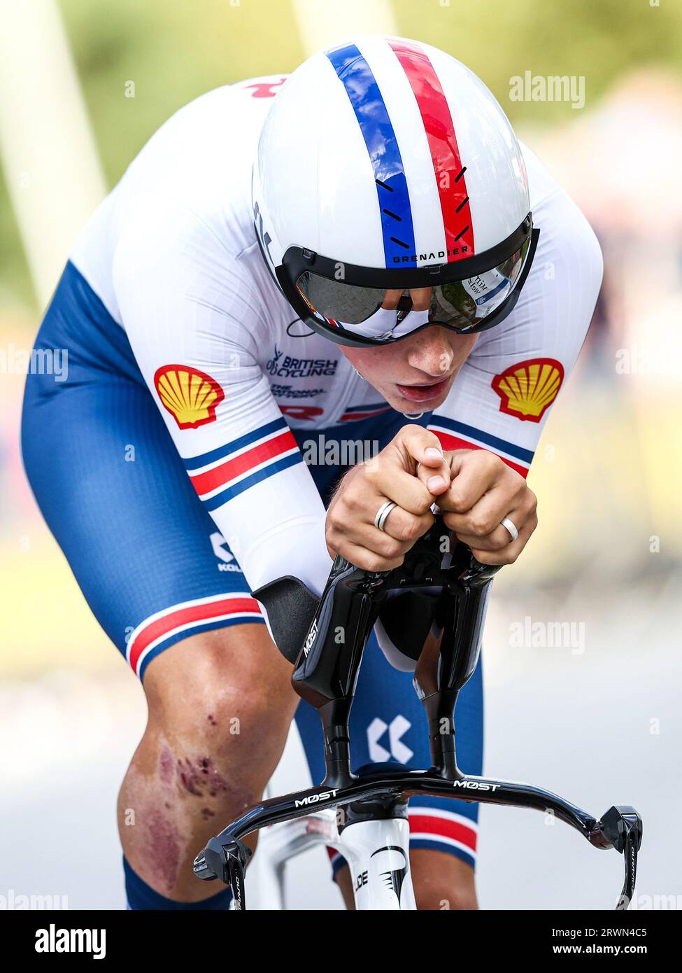 EMMEN - Joshua Tarling in action during the individual time trials for ...