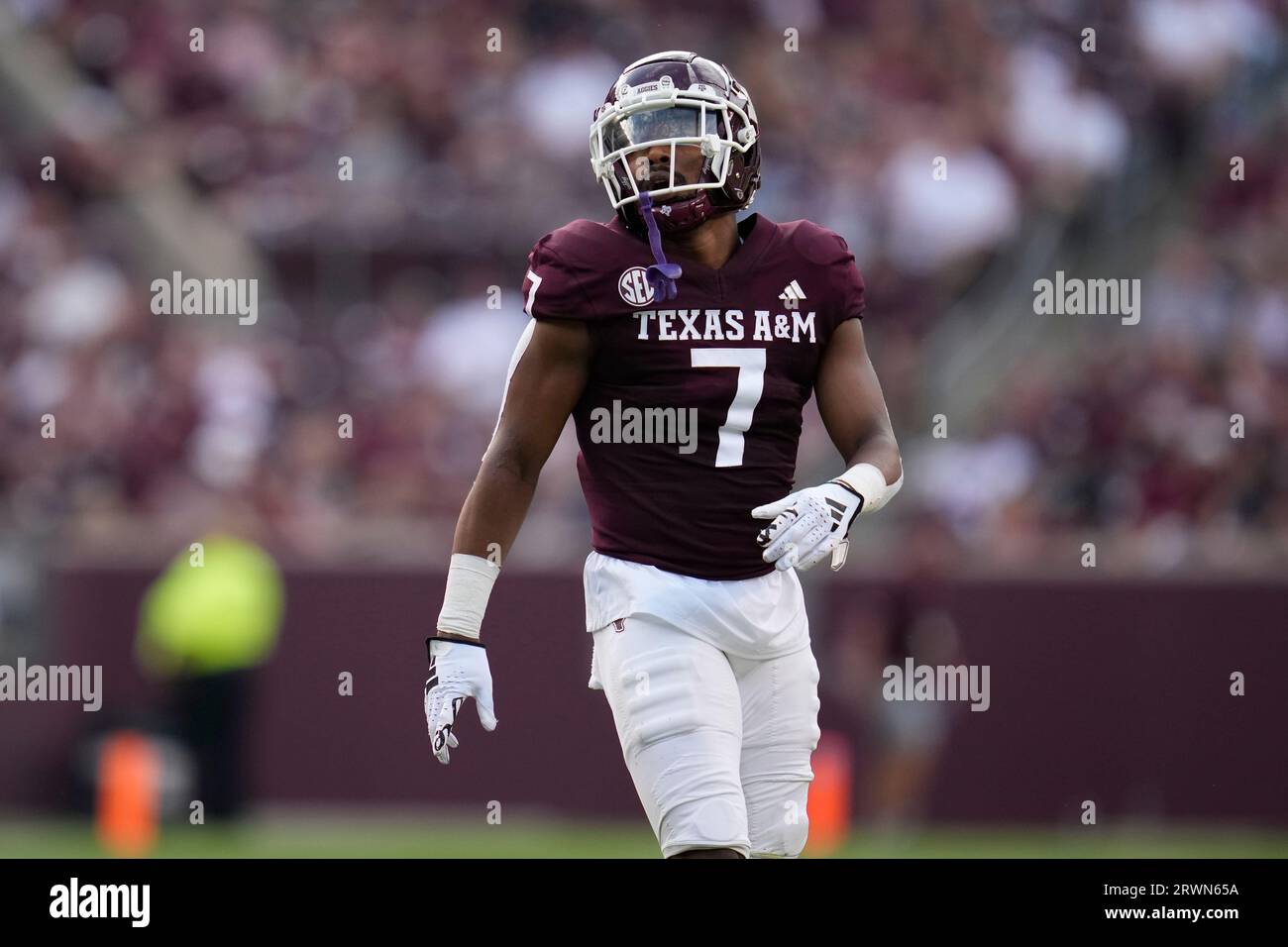 Texas A&M wide receiver Moose Muhammad III (7) lines up against ...