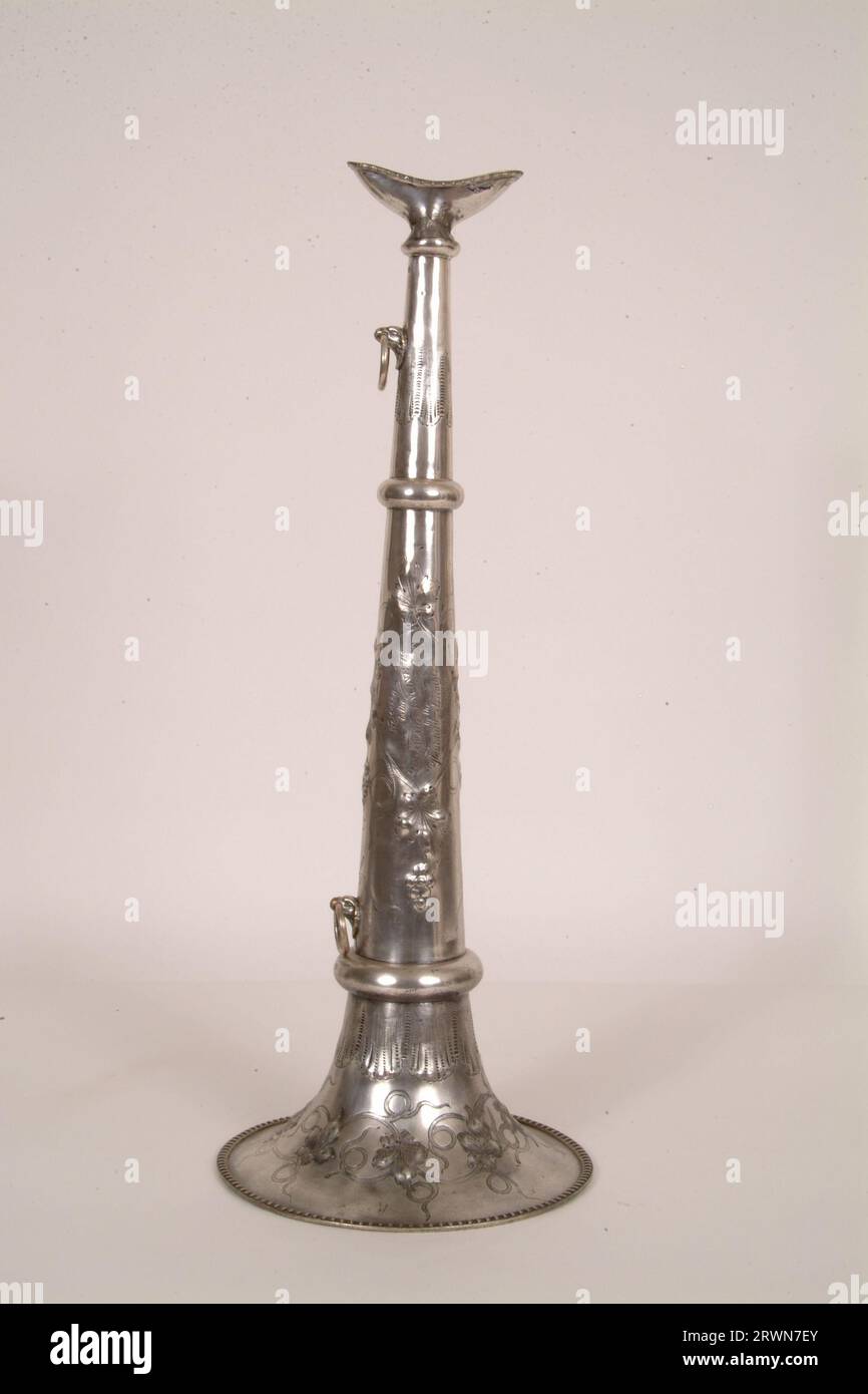 Engine trumpet hi-res stock photography and images - Alamy