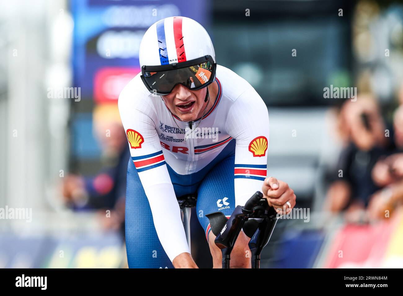 EMMEN - Joshua Tarling in action during the individual time trials for ...