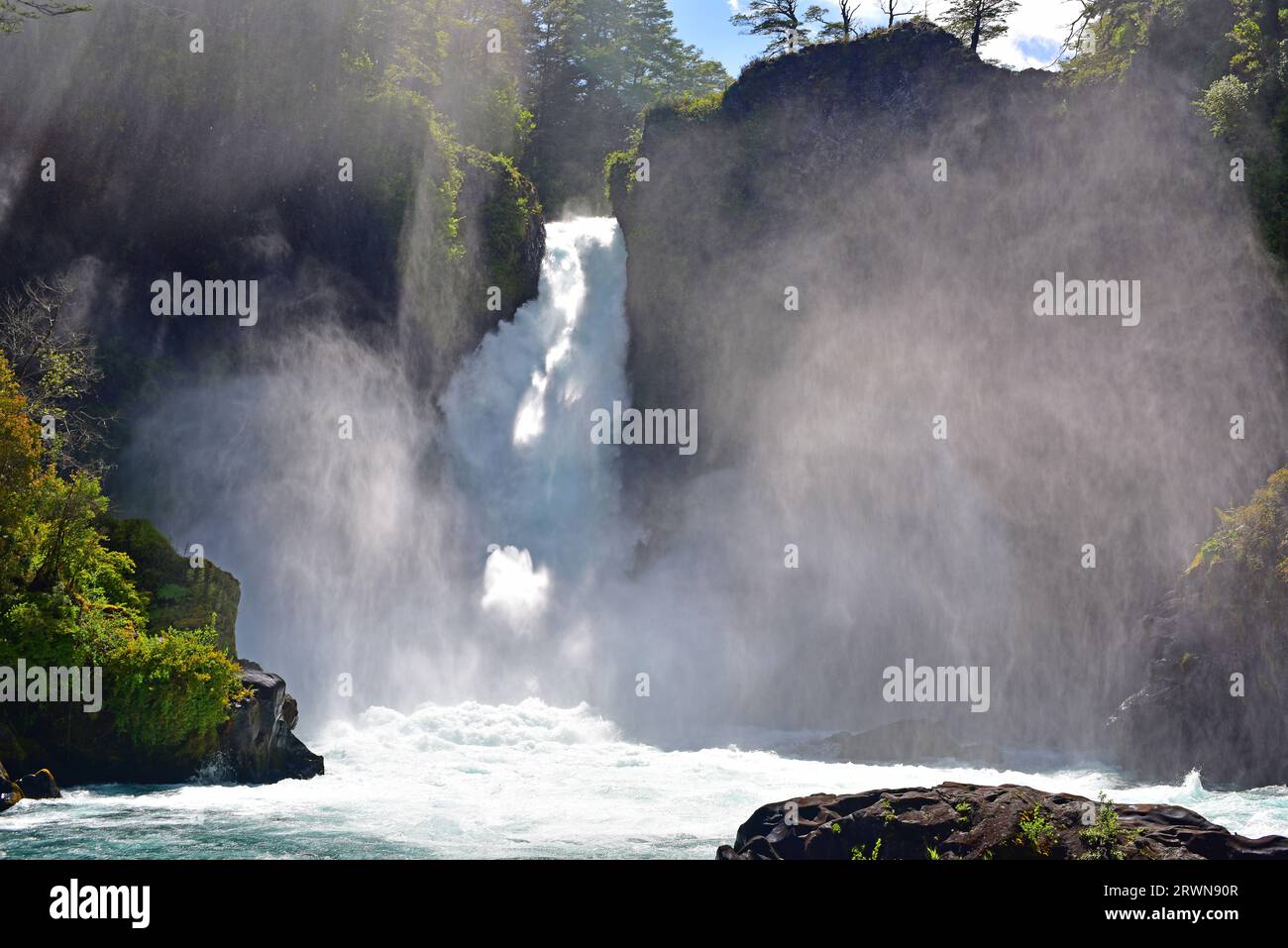 Huilo Huilo waterfall. Region de Los Rios, Chile Stock Photo - Alamy