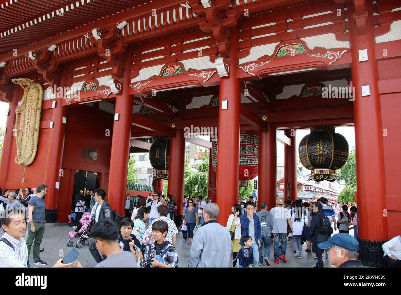 Picture of the beautiful Asakusa district in Tokyo Stock Photo - Alamy