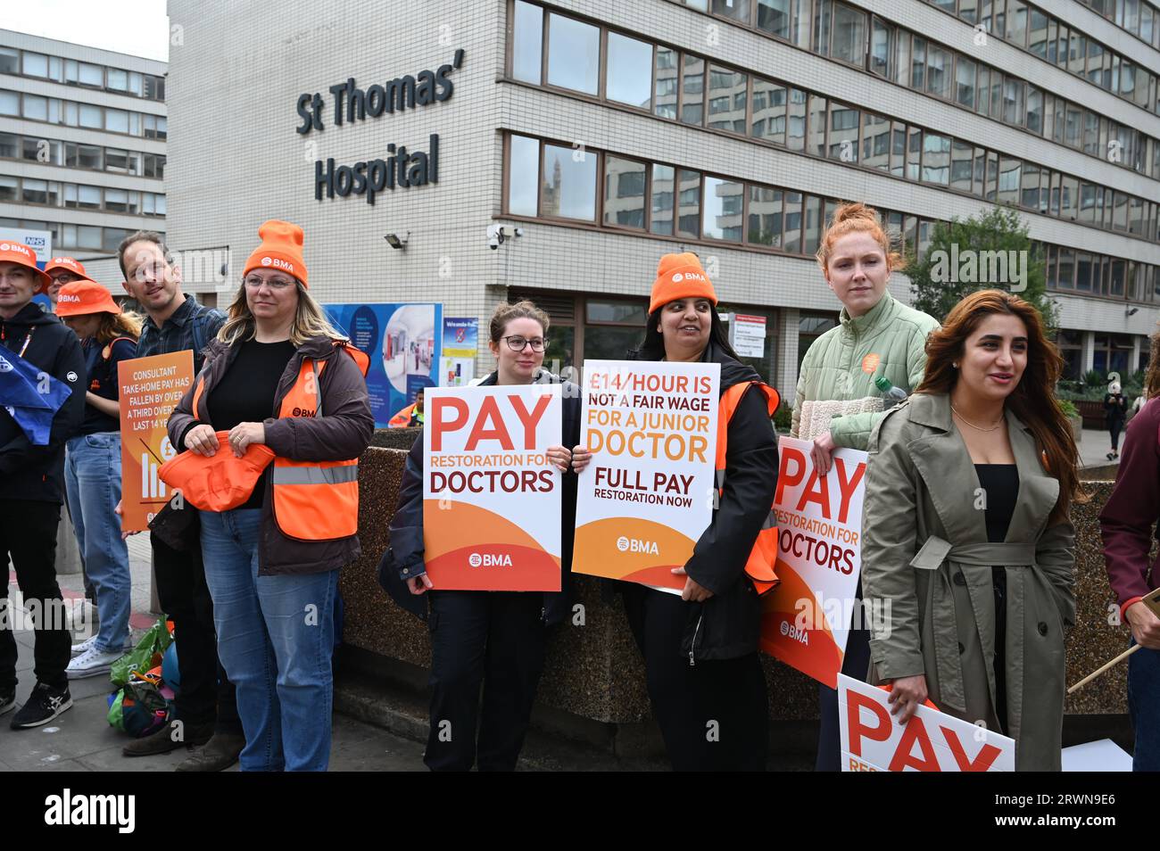 Nhs doctors hi-res stock photography and images - Alamy