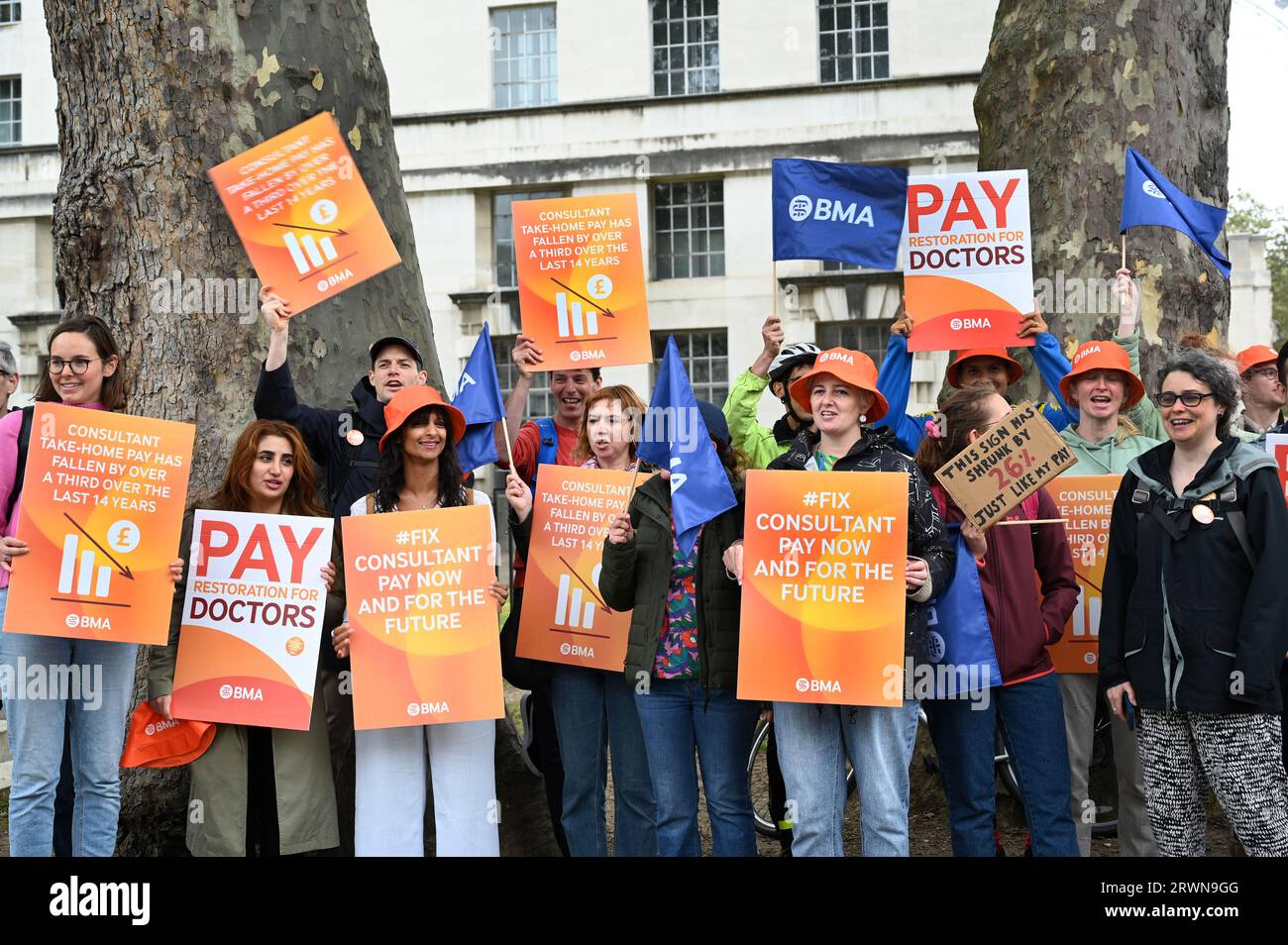 Pay restoration for doctors hi-res stock photography and images - Alamy