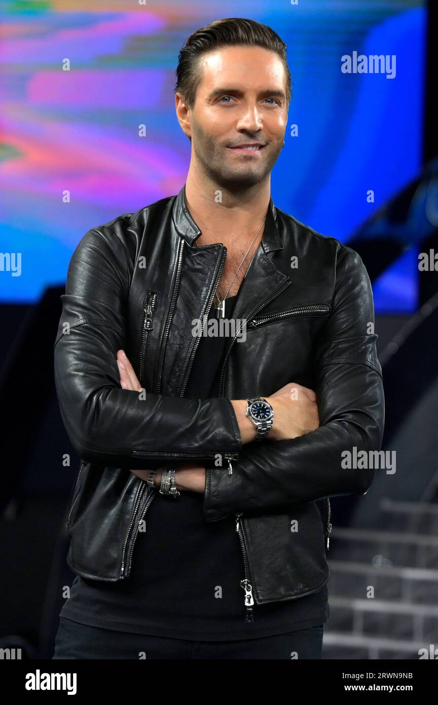 Alex Belli beim Photocall zur Rai TV-Show 'Tale e Quale Show 2023' in ...