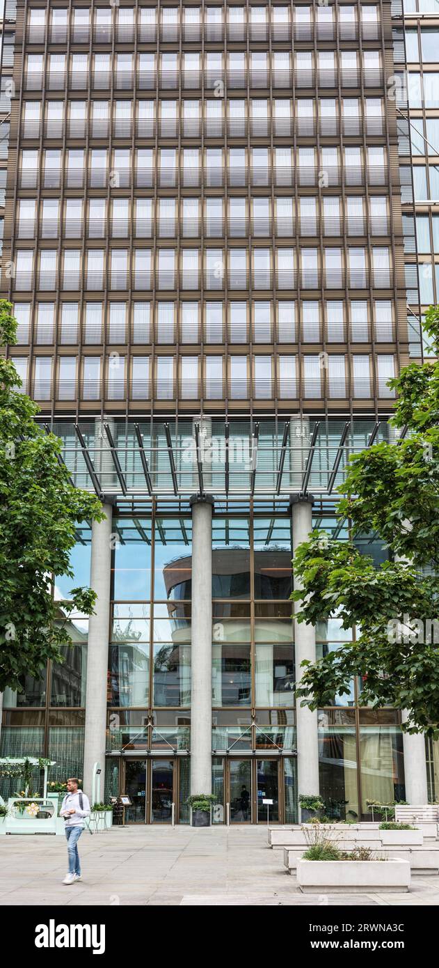 One Bishopsgate Plaza at 150 Bishopsgate, comprises a luxury hotel ...