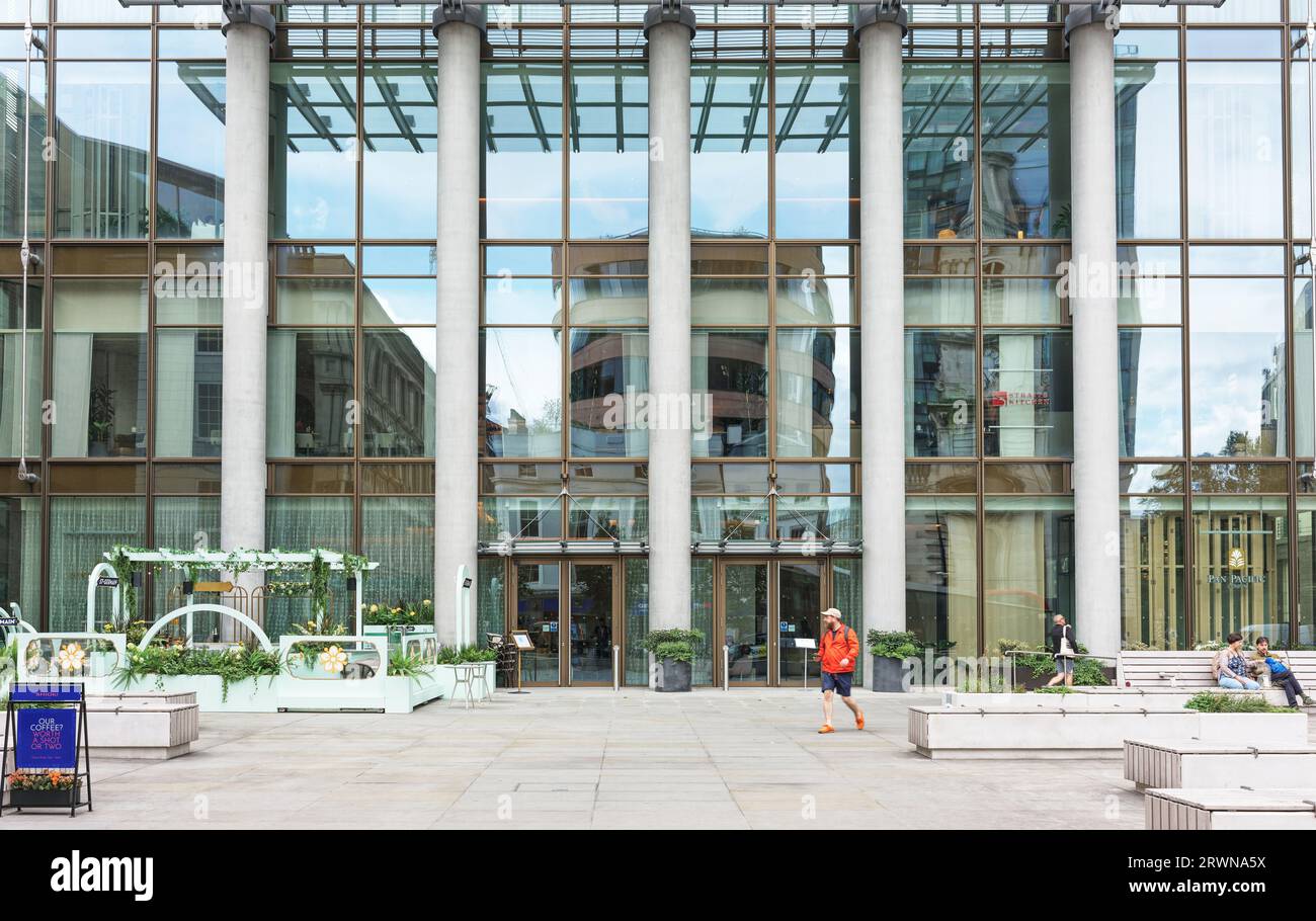 One Bishopsgate Plaza at 150 Bishopsgate, comprises a luxury hotel ...