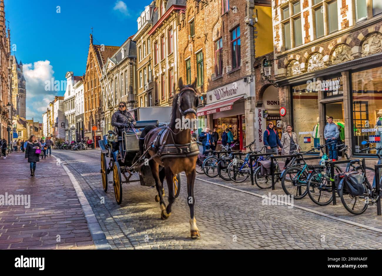 Bruge architecture hi-res stock photography and images - Alamy