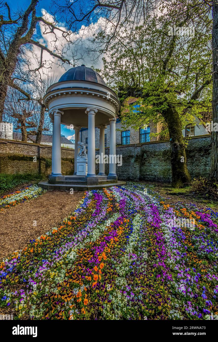 Bruge architecture hi-res stock photography and images - Alamy