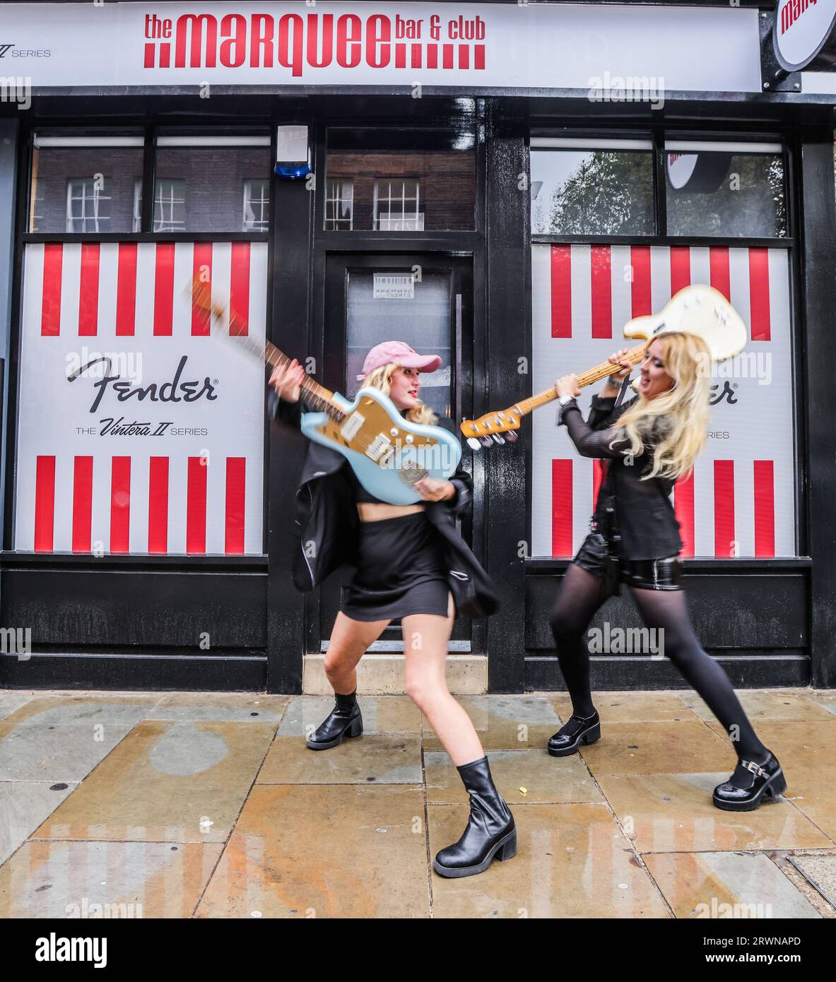 Feeders guitars hi-res stock photography and images - Alamy