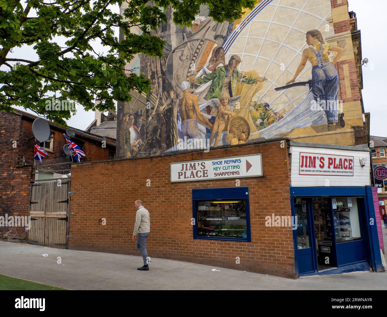 Street scene in the city of Leeds, UK Stock Photo - Alamy