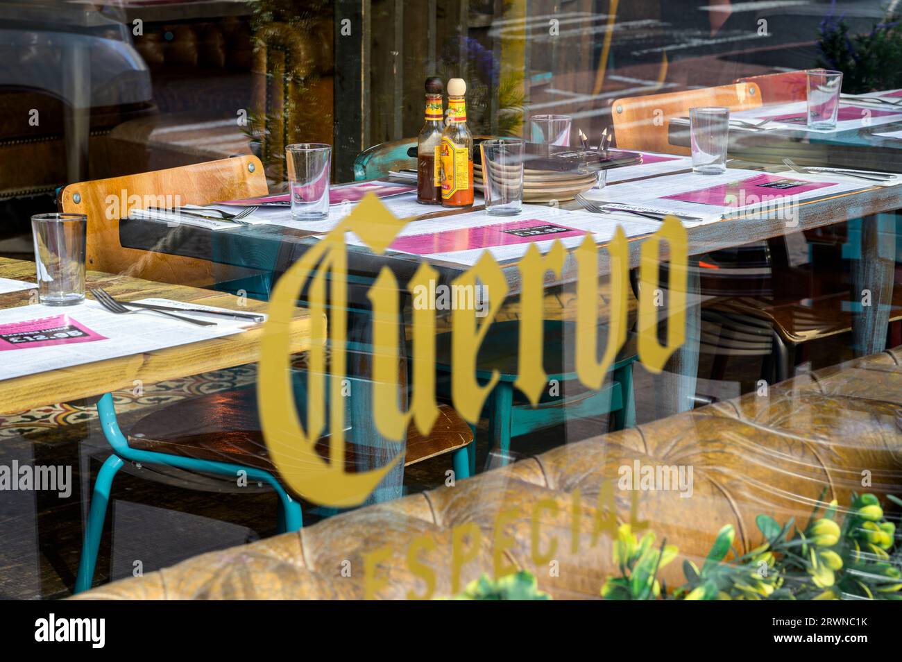 Empty table in Topolabamba Mexican restaurant, St Vincent Street ...