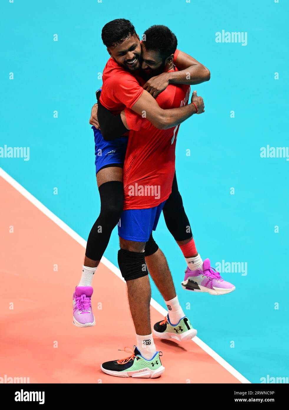 Hangzhou, China. 20th Sep, 2023. Ashwal Raiof (L) and Muthusamy Appavu ...