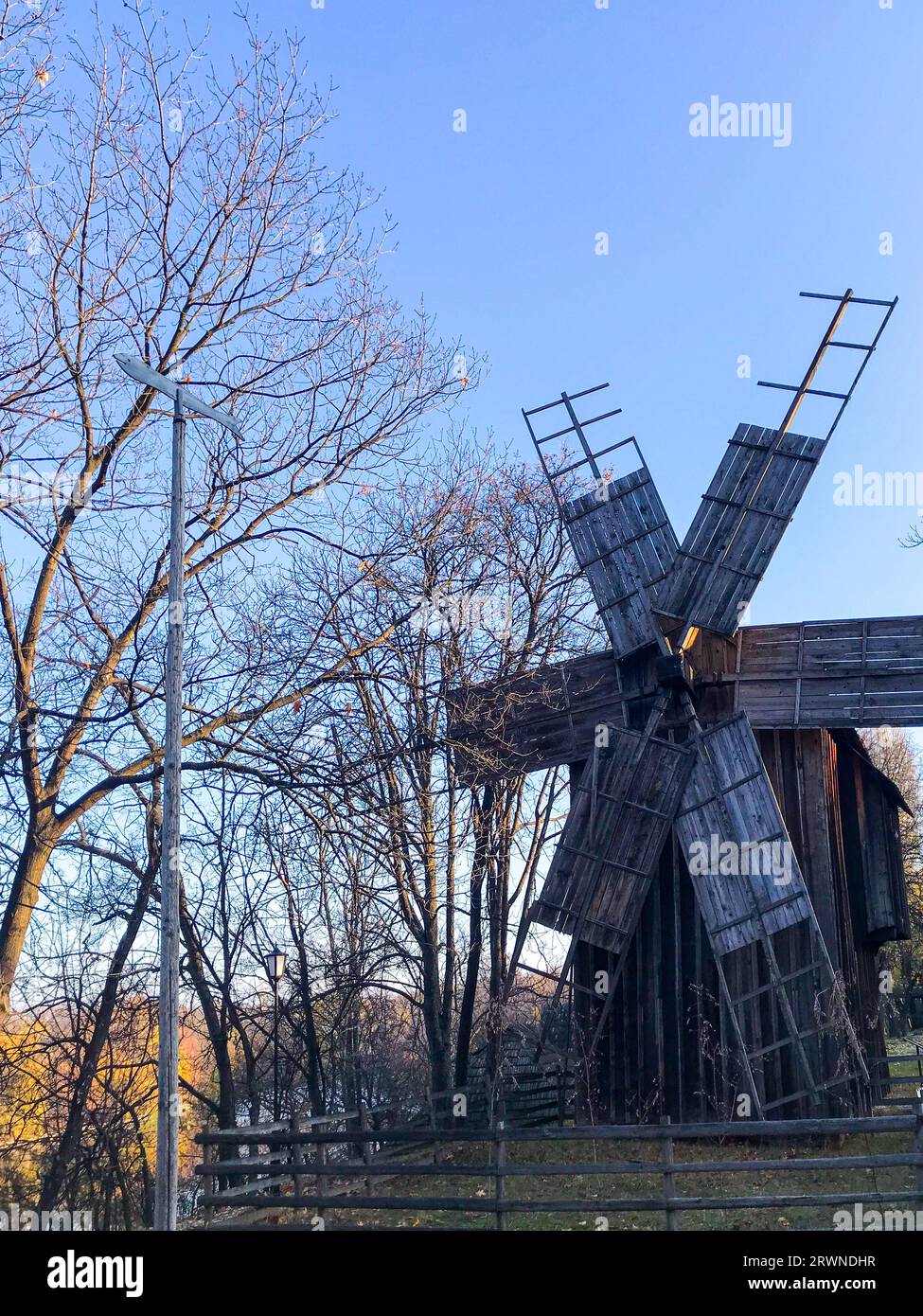 Black mill old windmill hi-res stock photography and images - Alamy