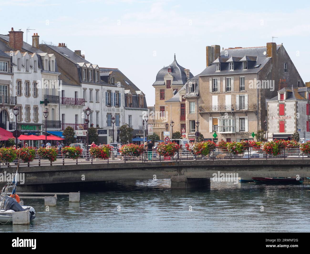 Le Croisic, harbour side buildings Stock Photo - Alamy