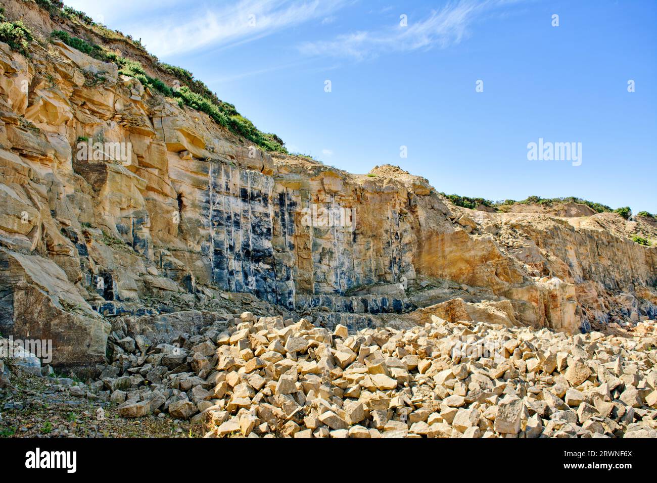 Sandstone rock coast rocks hi-res stock photography and images - Alamy