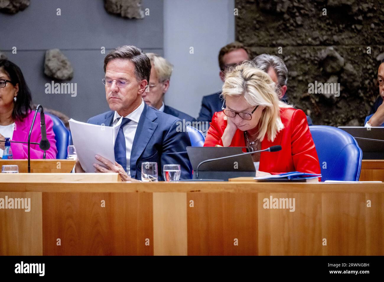 THE HAGUE - Outgoing Prime Minister Mark Rutte and other members of the ...