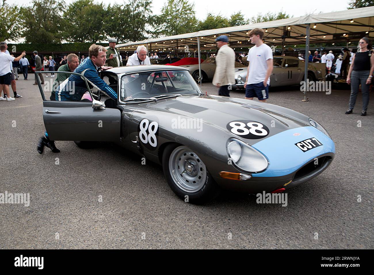 1961 Jaguar E-type FHC 'semii-lightweight' driven by Richard Kent ...