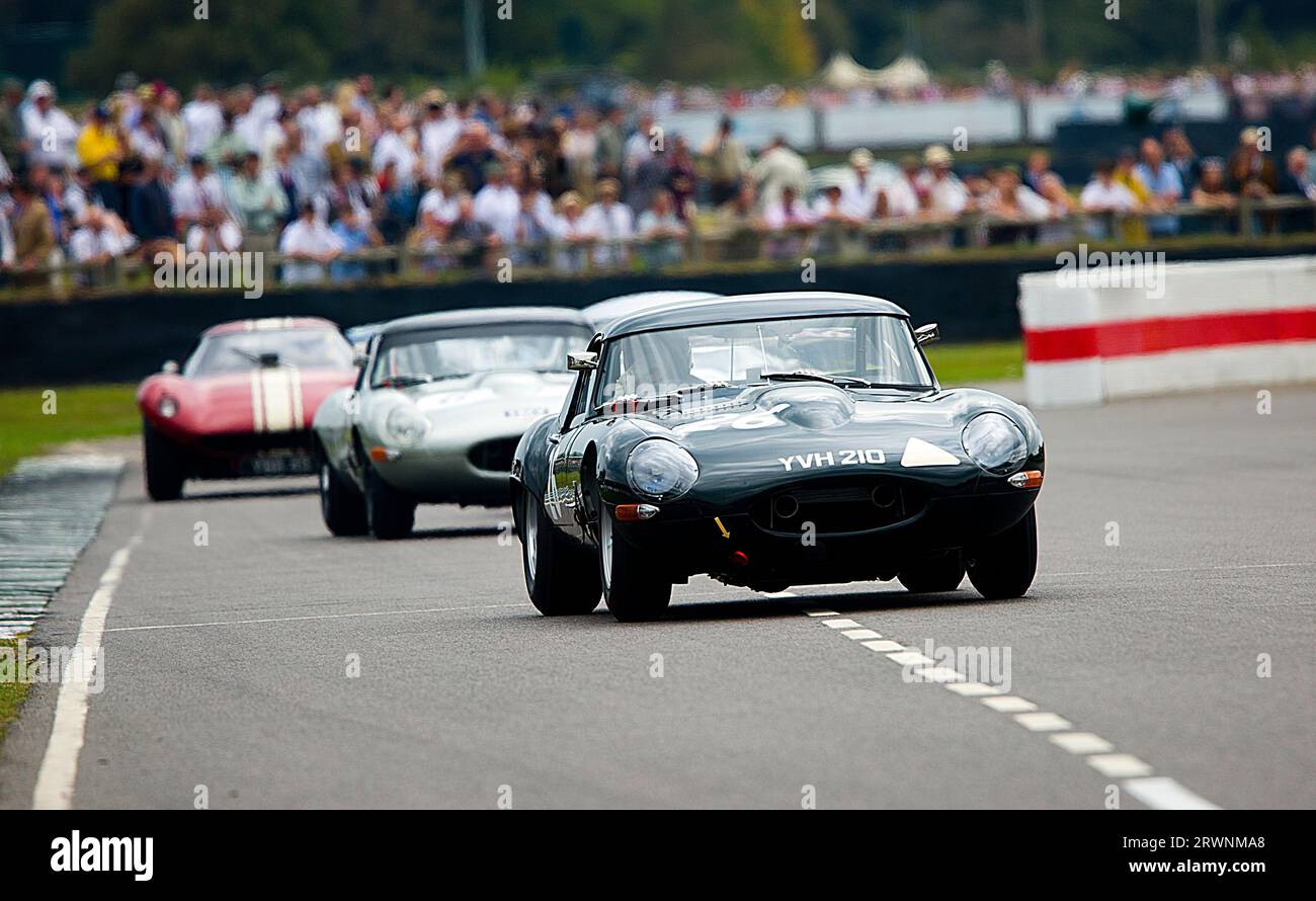 1963 Jaguar E-type Lightweight driven by Tiff Needle / John Spiers in ...