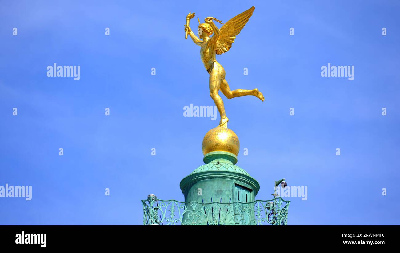 Famous column at Bastille Square in the city of Paris Stock Photo - Alamy