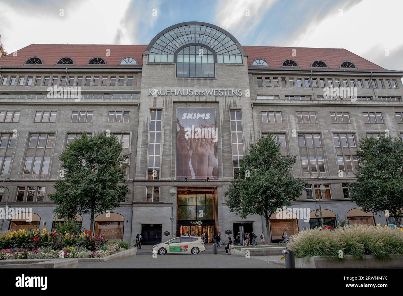 Berlin, Germany. 20th Sep, 2023. The facade of the KaDeWe building is ...