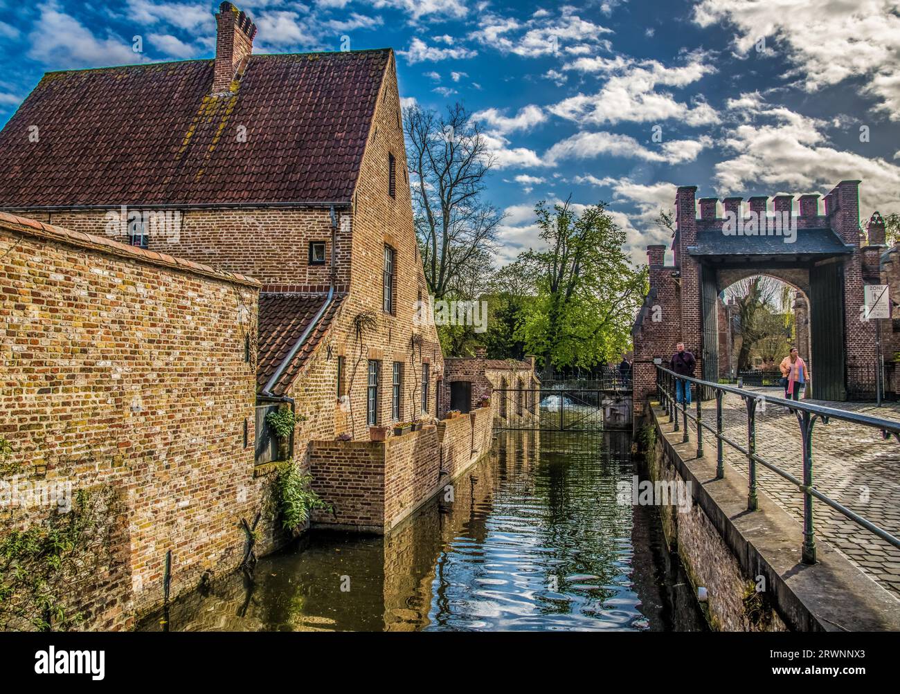 Street scenes bruge hi-res stock photography and images - Alamy